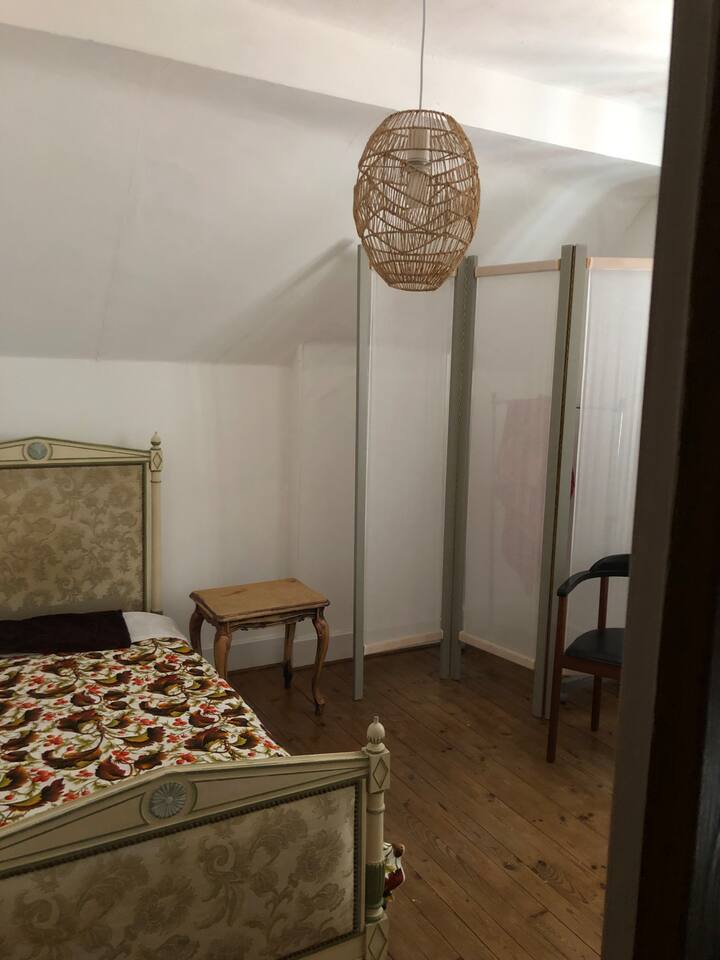 Chambre Avec Vue Sur Le Château De Bellevue - Moulins