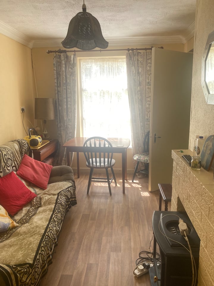 Twin Bedroom Beside Bathroom) - Lahinch