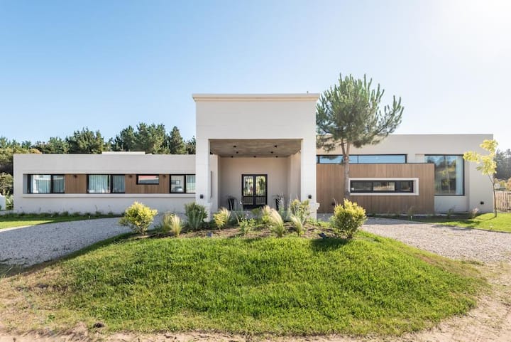 Costa Esmeralda Alquiler Casa Pileta Cancha Futbol - Pinamar