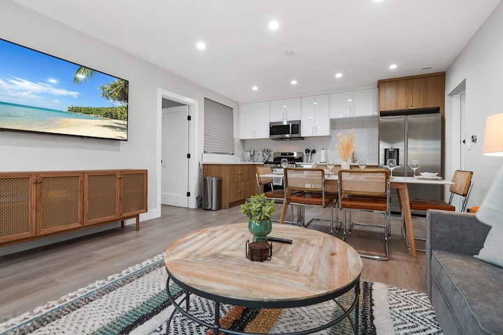 Modern & Stylish 2br/1 Bth-1 Mile From Culver City - Culver City