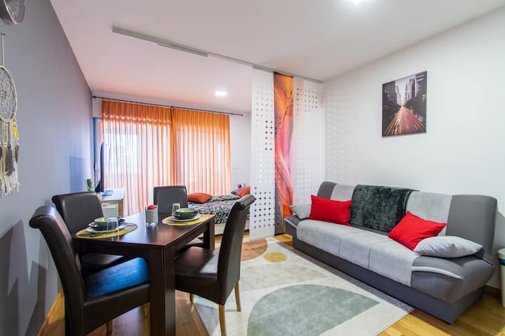 Flexible Selfcheckins 54 / Garage / Loggia - Zagreb