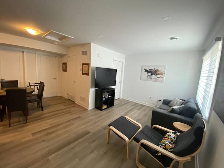 Modern 2 Br Condo-townhome - Niagara Falls