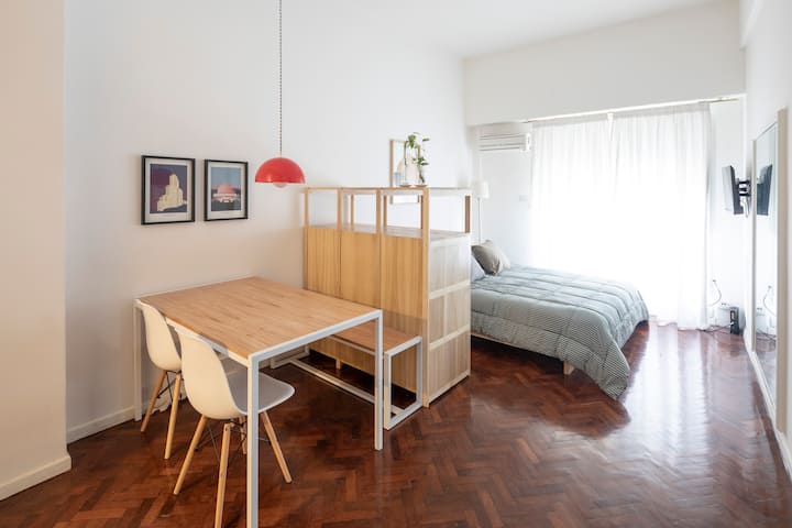 Departamento Luminoso En El Centro Porteño - Buenos Aires