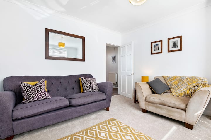 Cosy End Of Terrace With Garden | Pass The Keys - York