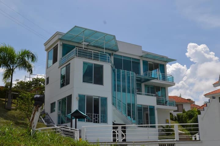 Hermosa Casa En Melgar - Melgar