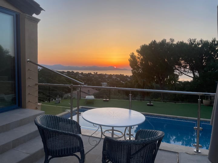 Villa 10p, Piscine, Boules Et Très Belle Vue Mer - Fréjus