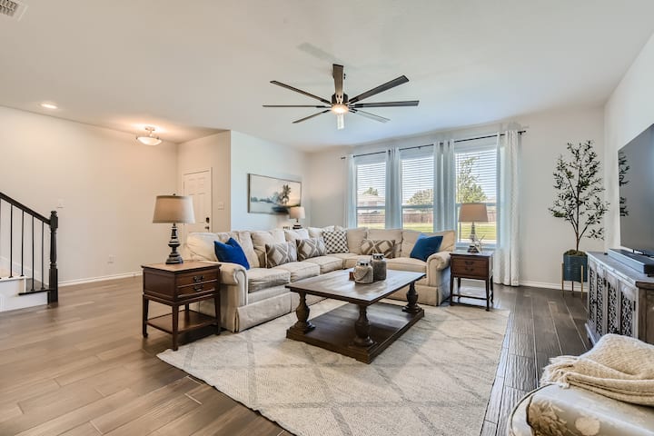 Huge New Home Close To Everything! So Much Space! - 포트워스