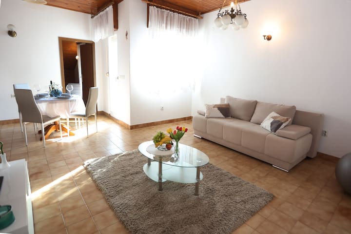 Apartment L&k - Omiš