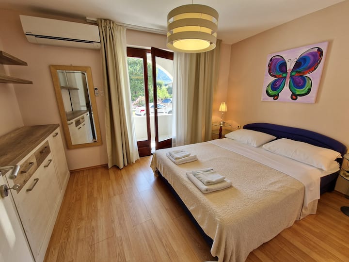 Apartment Baška With Balcony - Baška