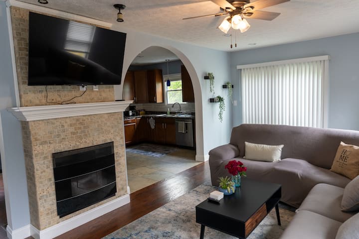 Pav's Place Plus (Monthly Discount) - Akron, OH