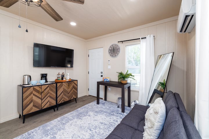 Cosy Santa Rita 1 Bedroom Casita, 2 Beds For 2-3 - San Angelo, TX