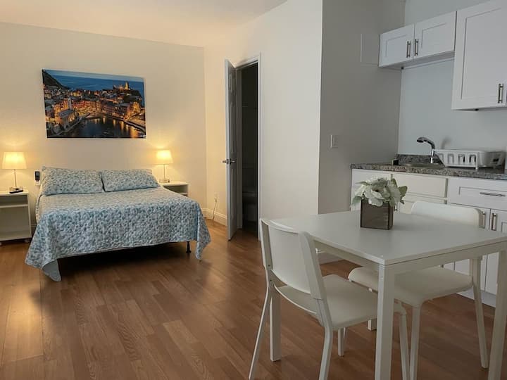 Beautiful Garage Suite  W/washer And Dryer - オーランド