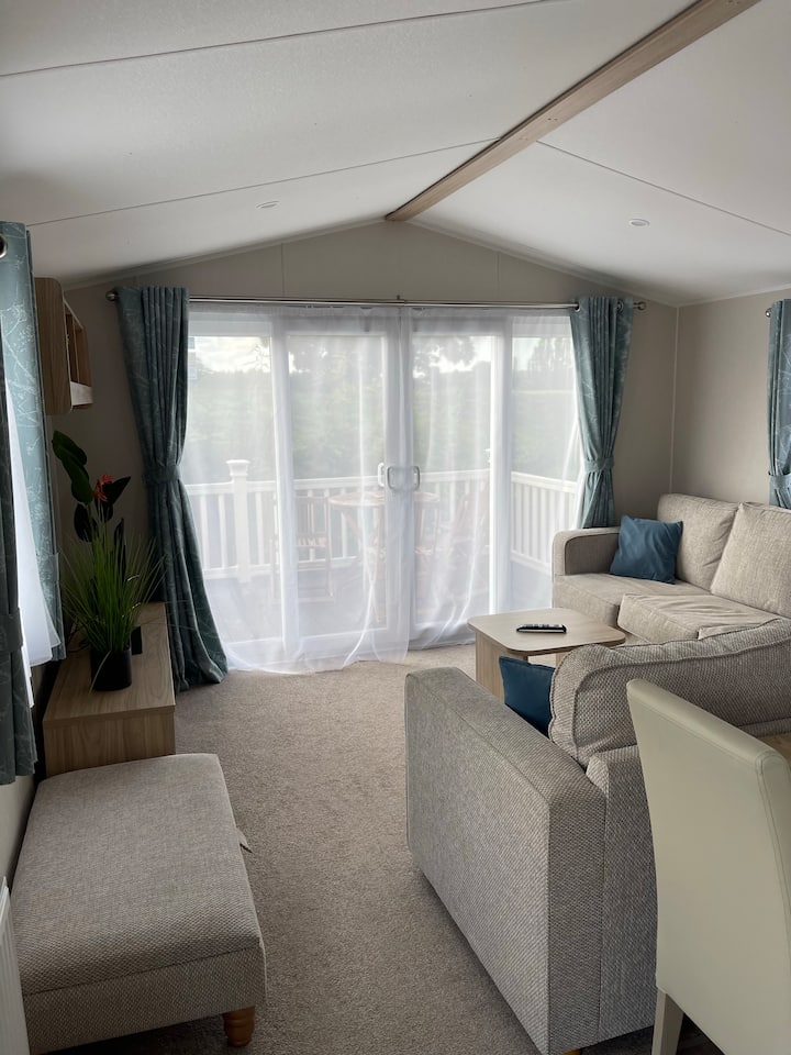 Fairmont Lodge With Field Views - Oswestry