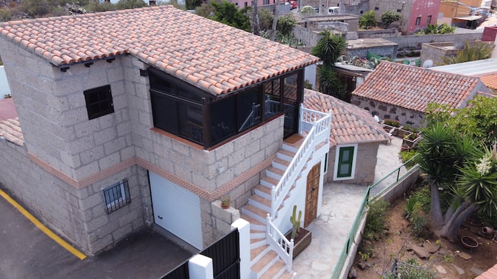 Las Casitas Del Poeta (Alta) - Tenerife South Airport (TFS)