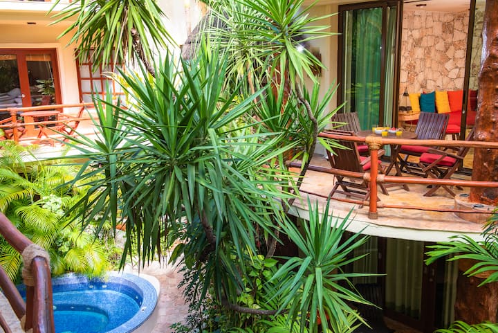 2 Br Condo In Downtown Near To Nightlife - Playa del Carmen