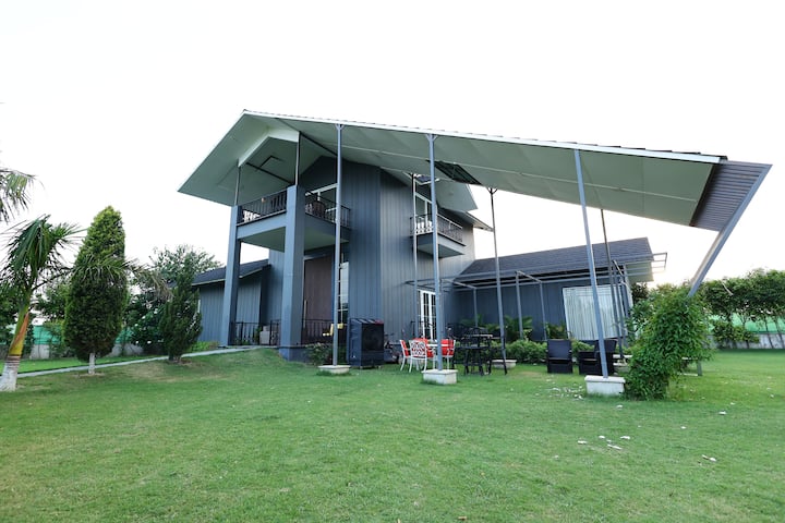 Luxury Property In Noidasec-135 - Noida