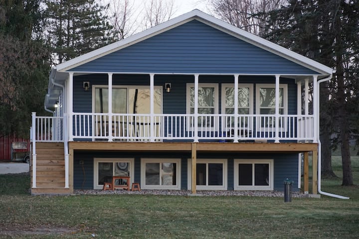 Escape At The Lake - Cambria, WI