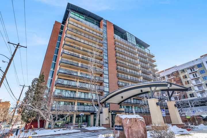 Downtown Fully Furnished 2 Bedroom Retreat - Colorado Springs, CO