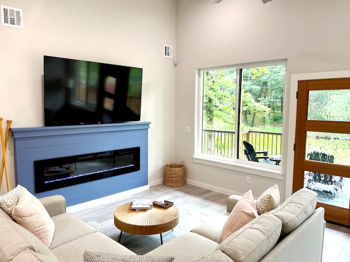 Modern Home W/ Huge Deck, 1/2 Acre, Close To Lake - Grove, OK