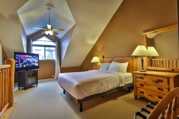 2 Bdr Townhouse | Mountain Views | Patio - Fernie