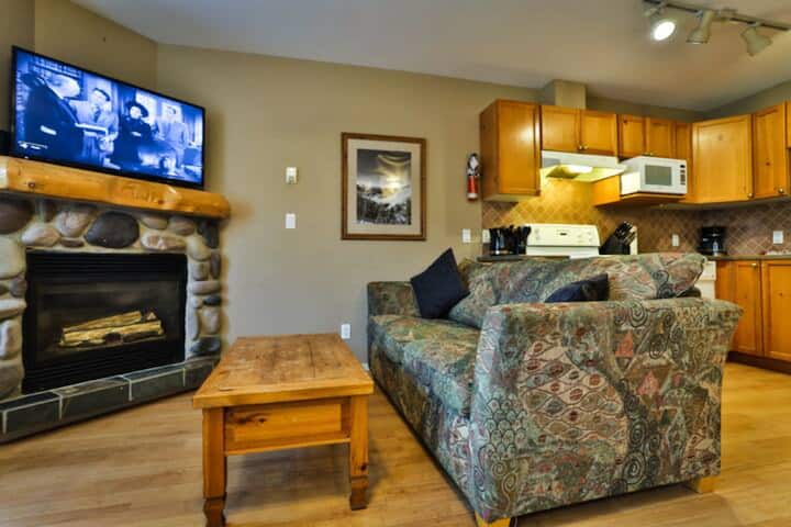 2 Bdr Townhouse | Mountain Views | Patio - ファーニー