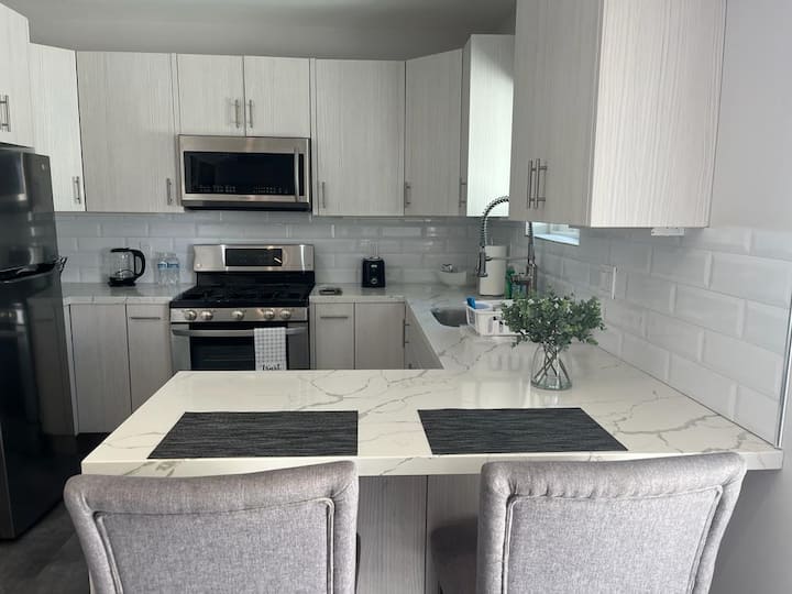 Modern West Hills Family Home - Calabasas, CA