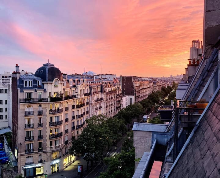 Charmant Studio Ensoleillé Avec Petits Balcons - Paris