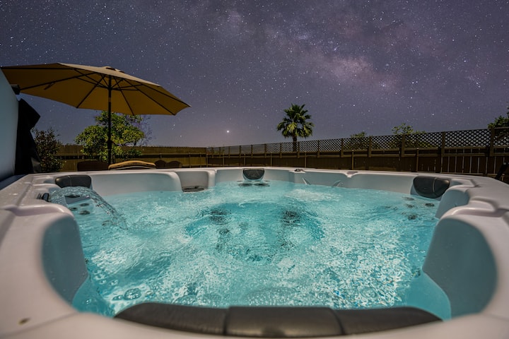 Chateau Maravilla -3br Luxury- Spa & Game Room - Escondido