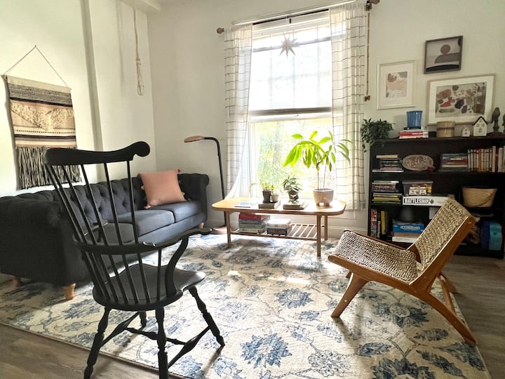 Homey & Beautiful In Ypsilanti Historic District - Ypsilanti, MI