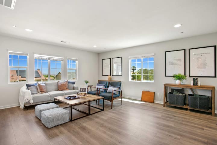 Spacious Castle On Ave L12 M#41796 - Lancaster, CA