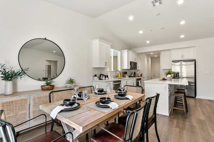 Spacious Castle On Ave L12 M#41796 - Palmdale, CA