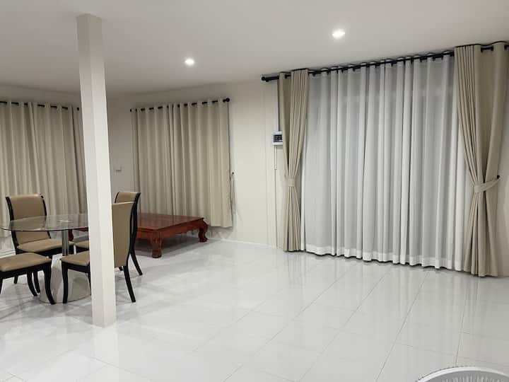 Cozy Stay With Thai Local - Chonnabot