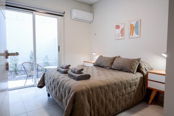 1- Depto Cómodo Y Cochera! Genial Ubicación - Mendoza