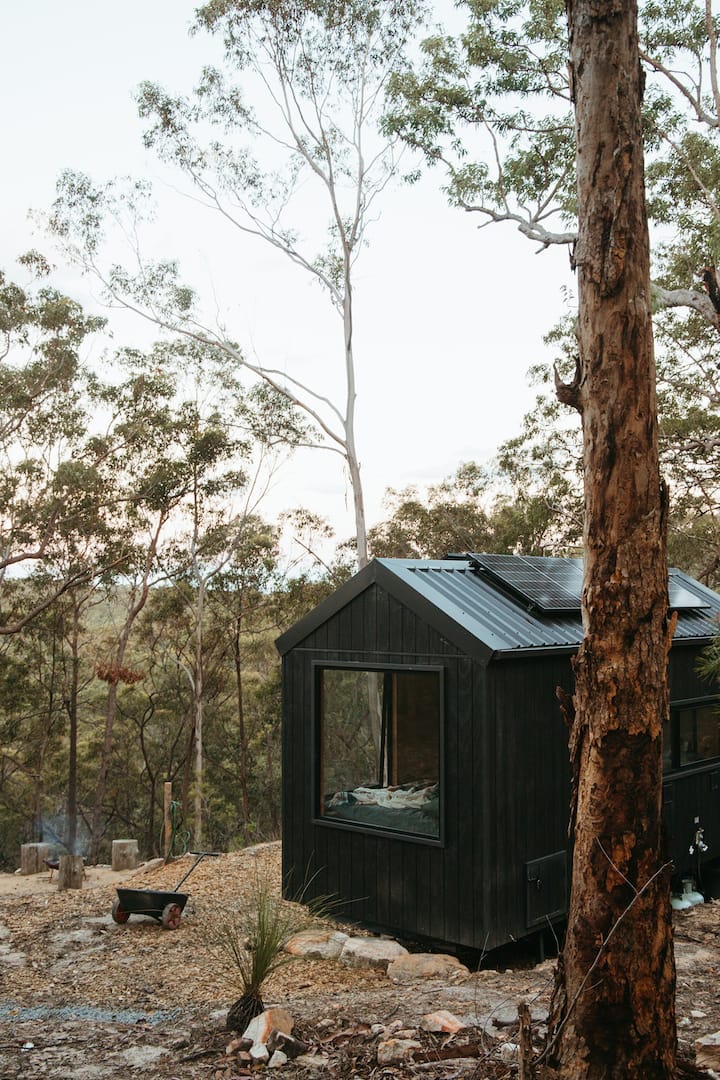 Secluded Designer Off Grid Cabin Creek Access - Springwood