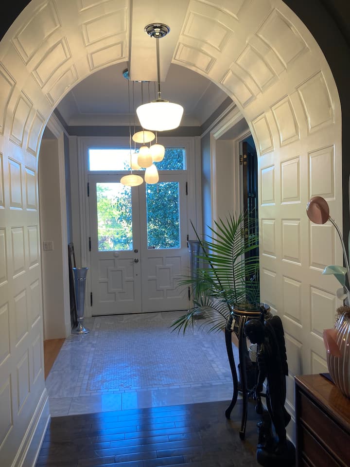 Modern Spaciousness Of Old - Cincinnati, OH