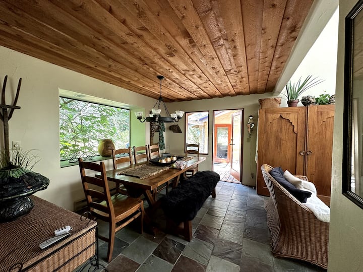 Galleon Getaway - Hornby Island