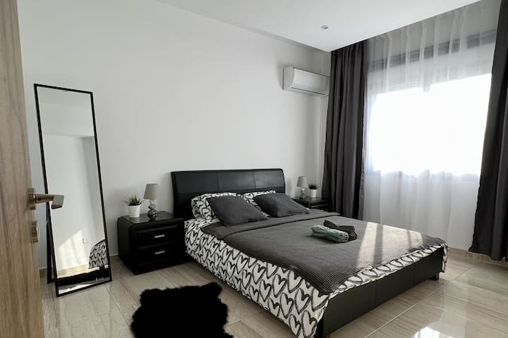 Hawaii Royal Apartments. - Limassol