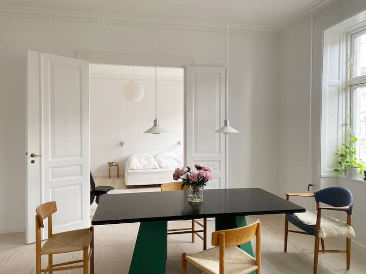 Beautiful And Spacious Home By The Lakes - 哥本哈根