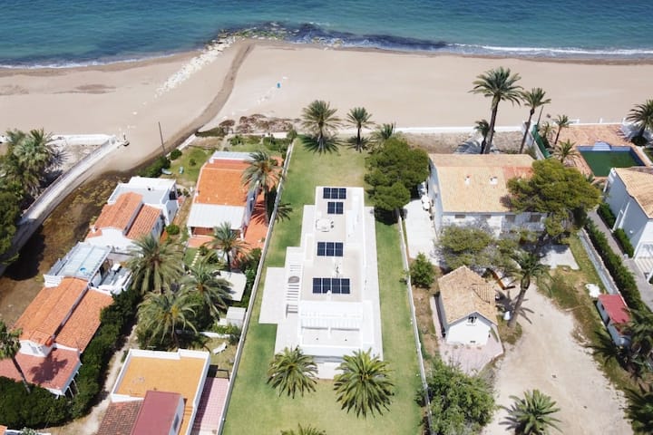 La Playa Es Tu Jardín. - España