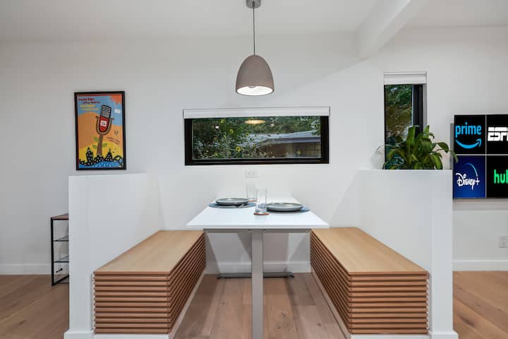 The Most Chic Bungalow - 1 Bed - Zilker -