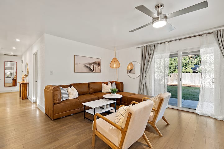 Comfortable 5 Bedroom Home With Hot Tub - Fresno, CA