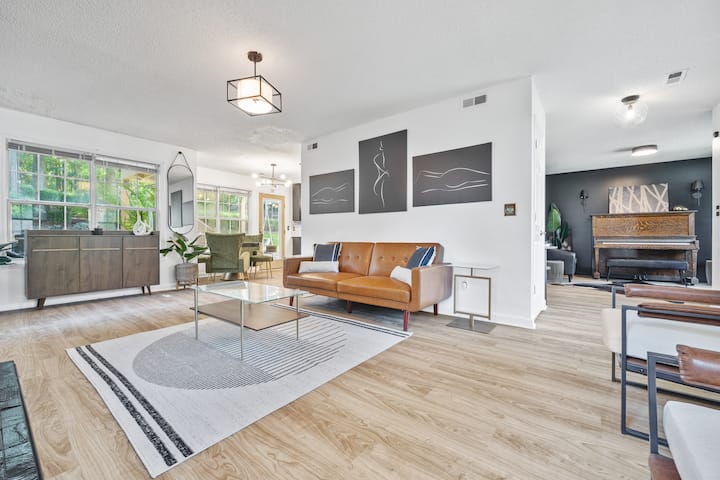 Convenient City Retreat, 10mins From Atl Airport - Riverdale, GA