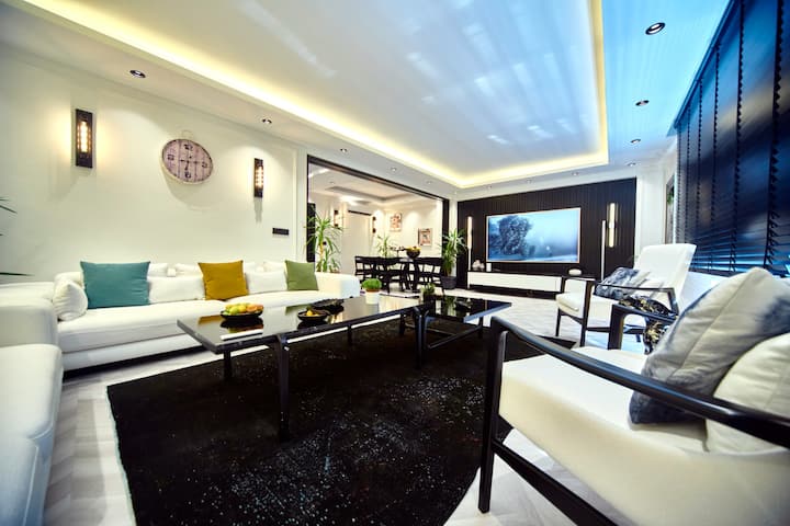 Central, Jacuzzi And Modern Design 3+1 In ŞIşli - Estambul
