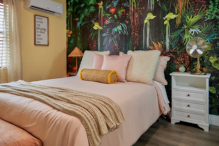 Sunny Hideout! - Miami Gardens, FL