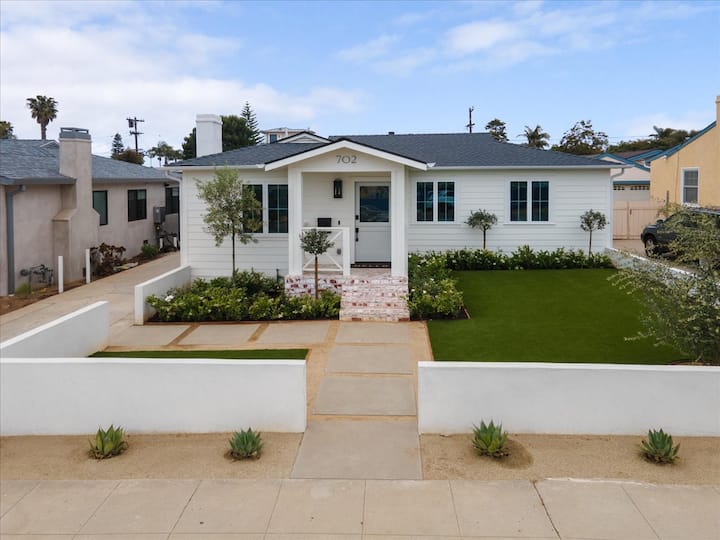 Walk To Beach Dreamy Beach Bungalow W/hot Tub - Oceanside, CA
