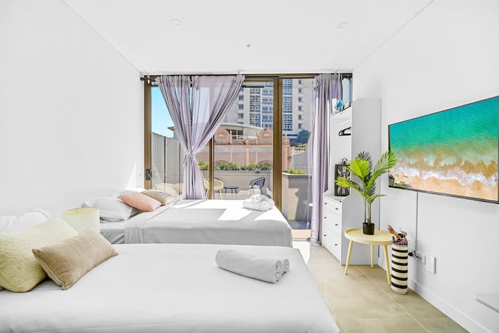 Deluxe Bondi Hotel Room With Private Garden A1 - Sydney