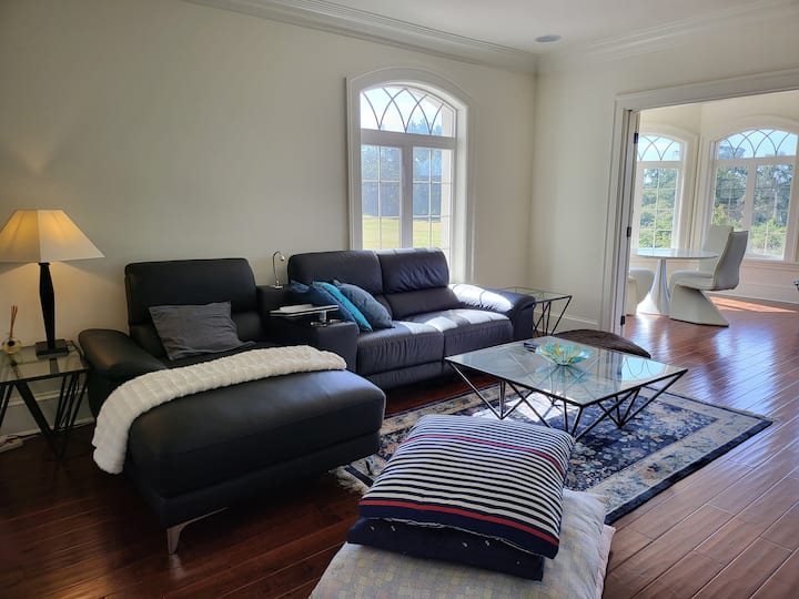 2 Bedrooms In Wain Manor, Grand Country Estate. - Sidney