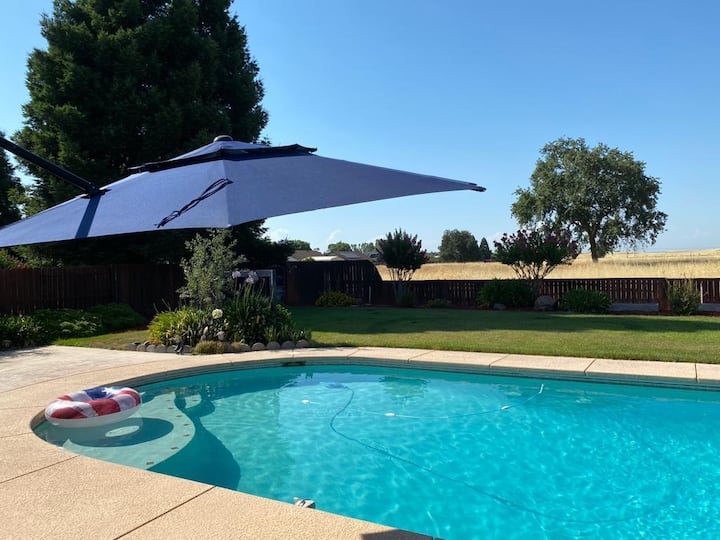 Unwind And Relax At Our Country Cozy Getaway Home - Red Bluff, CA