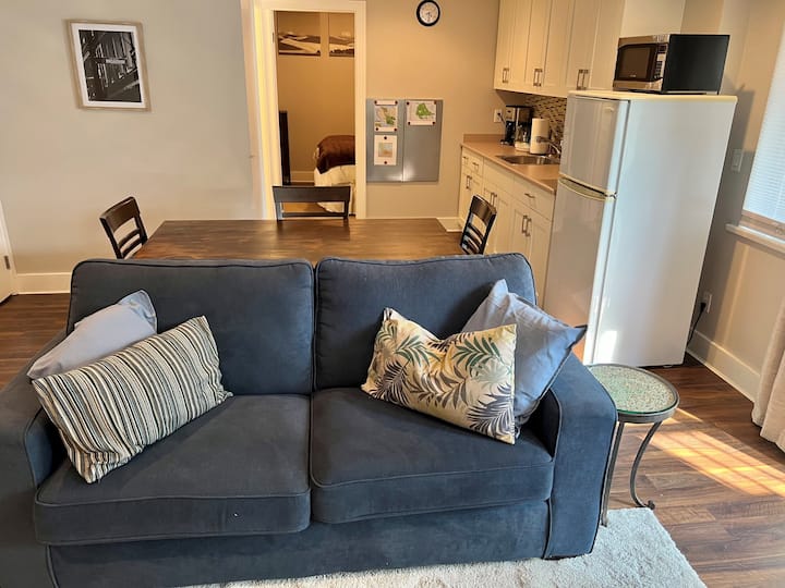 Cozy, Private 1-bedroom Suite - Vancouver