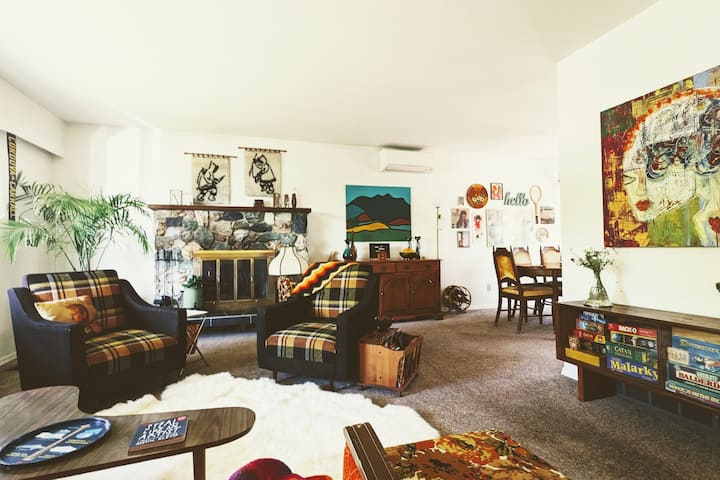Creston Retro Retreat • Peaceful 3br Getaway - Creston
